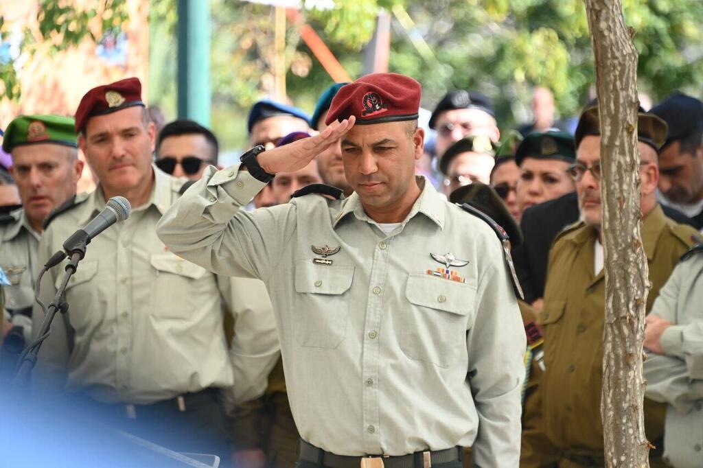 אלפים בהלוויית אל"מ אסף חממי. אימו: "התרעת, הזהרת - ואמרו שאתה רואה שחורות"