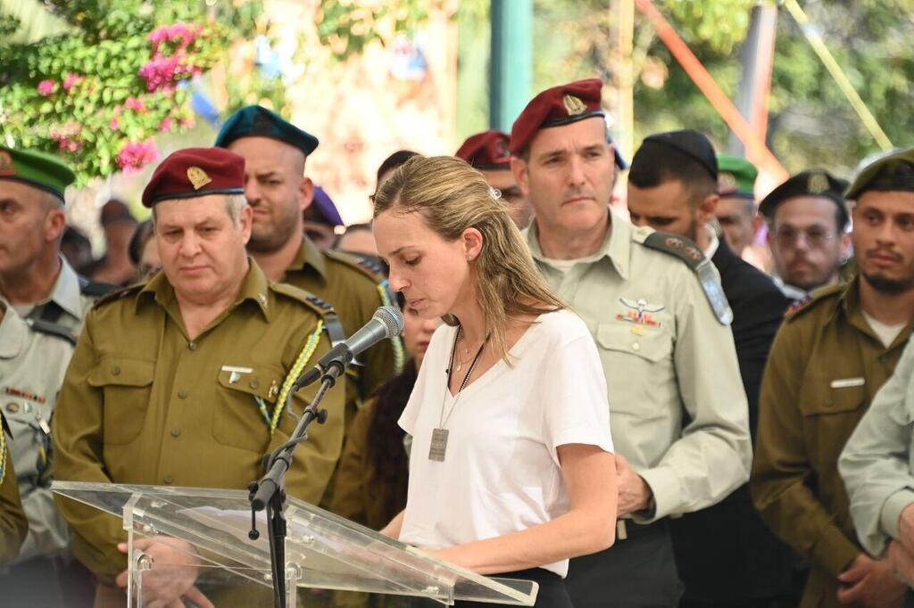 אלפים בהלוויית אל"מ אסף חממי. אימו: "התרעת, הזהרת - ואמרו שאתה רואה שחורות"