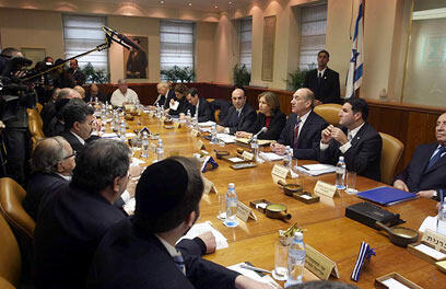 Peretz to PM, Hirchson: You made me the bad guy