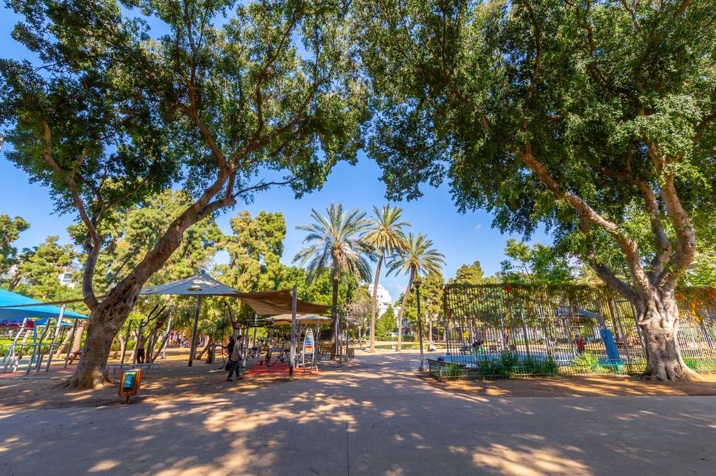 Tel Aviv mayor bracing for exodus over costs and coronavirus