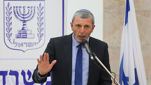 Jewish Home leader and minister Rafi Peretz quits politics