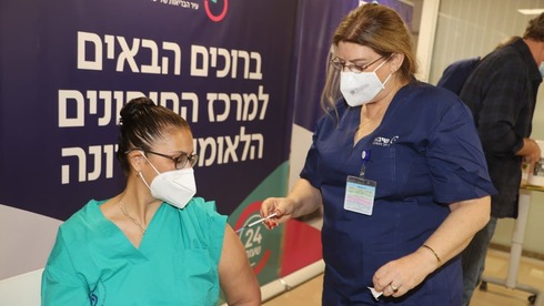 Israel resumes vaccine drive as new Pfizer delivery arrives