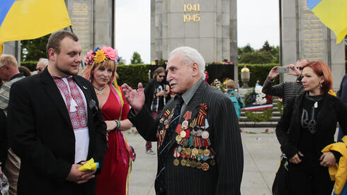David Dushman, last surviving Auschwitz liberator, dies aged 98