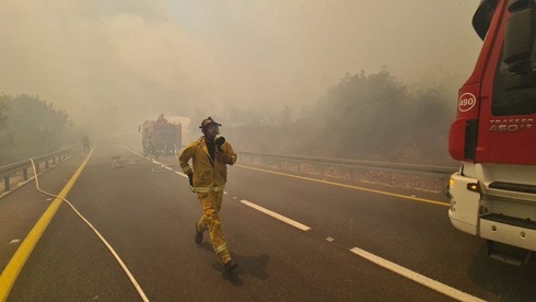 Jerusalem area fire closes off main highway, forces residents to evacuate