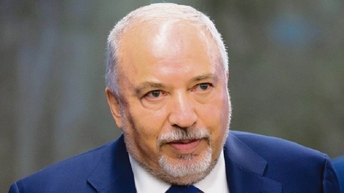 Либерман против ограничений: не нужно спешить, дайте экономике работать