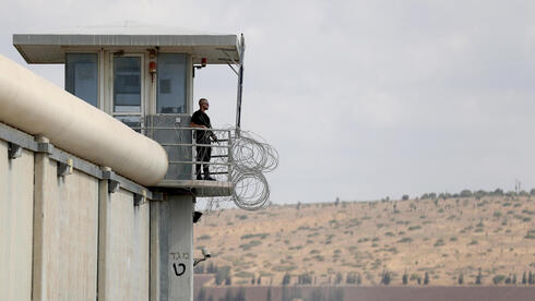 Report: Watchtower overlooking escape tunnel unmanned during prison break