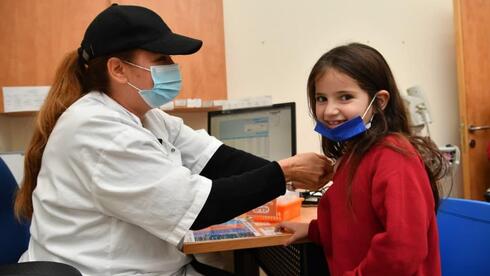 'Israel should set up COVID vaccination centers for children everywhere'