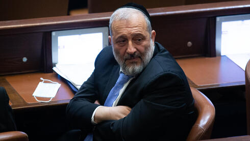 Shas chief Deri to resign from Knesset under tax case plea deal