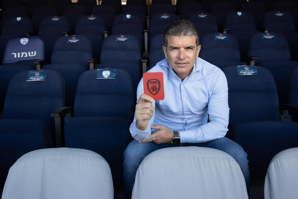 ריאיון מיוחד | יריב טפר משיב אש: "קבוצות מסיתות נגד שופטים. זו סכנה"