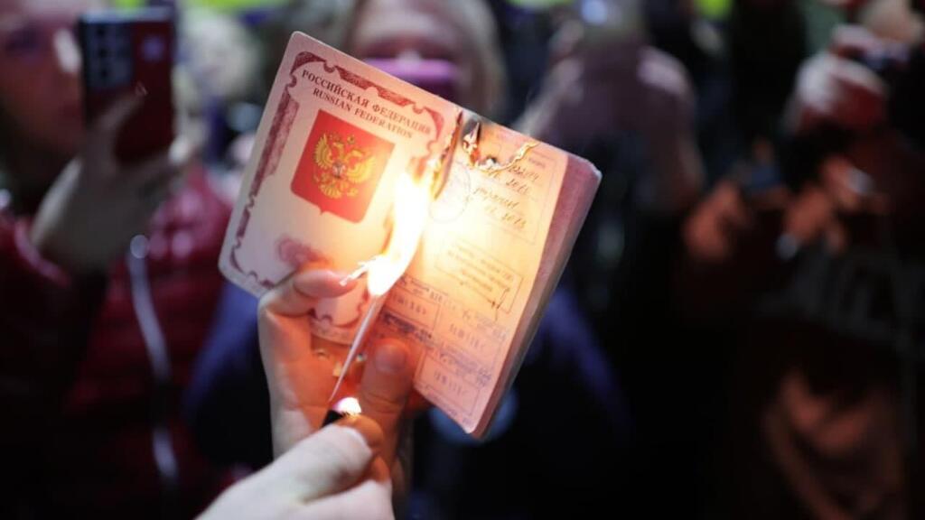 Israelis protest Ukraine invasion in Tel Aviv