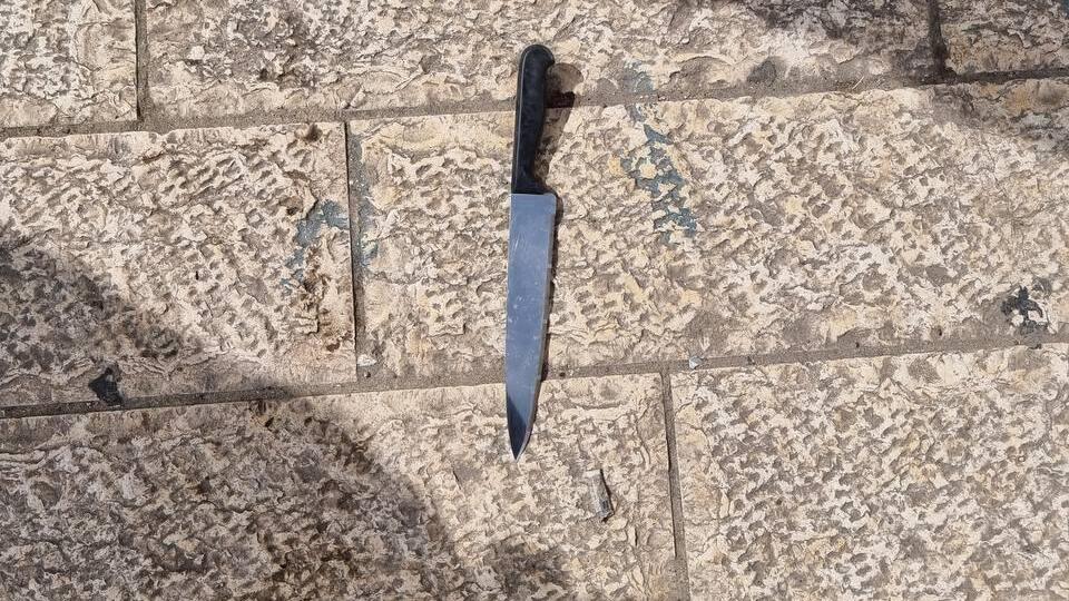 Israeli lightly hurt in Jerusalem stabbing attack; terrorist neutralized
