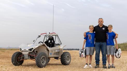 Israeli engineer develops electric dune buggy for youth