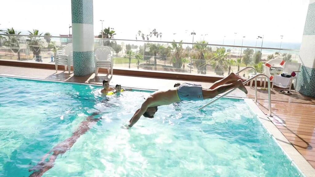 Lifeguards expose Israelis' poor poolside manners