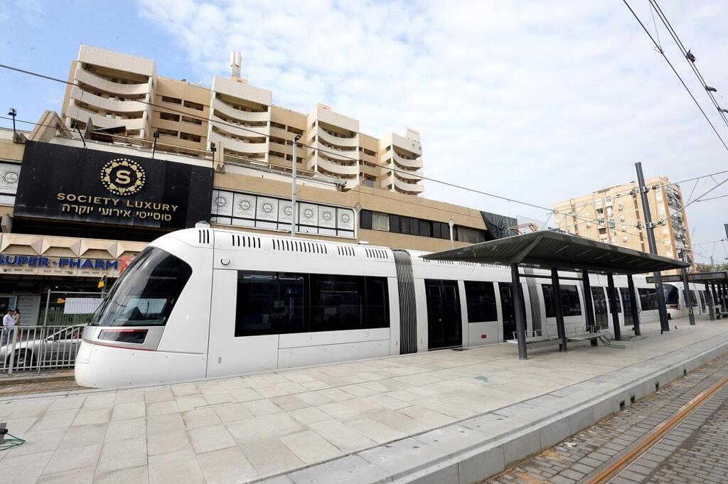 Битва за трамвай по субботам: активисты вызвали министра транспорта в БАГАЦ