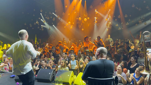 Israel's Omer Adam sings for kids fighting cancer