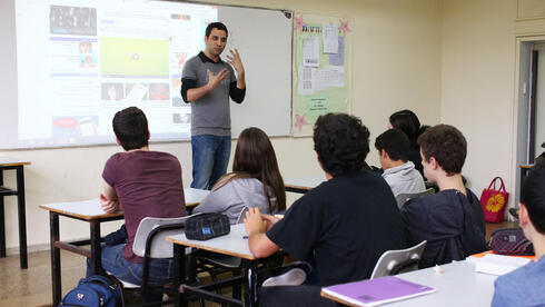 Israel's shortage of teachers brings unqualified staff to class