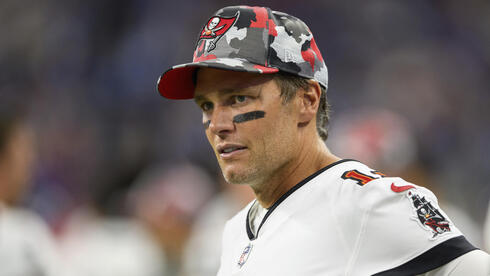 Tom Brady gets mixed reviews for NFL commentary debut