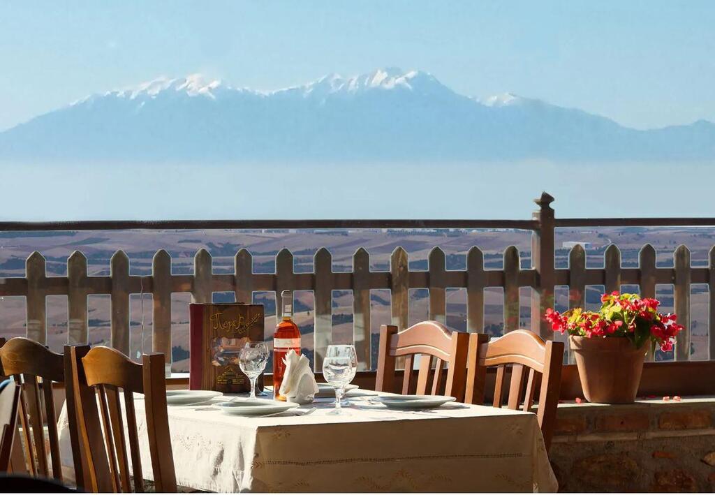 יאסו: מה אוכלים ושותים בסלוניקי?