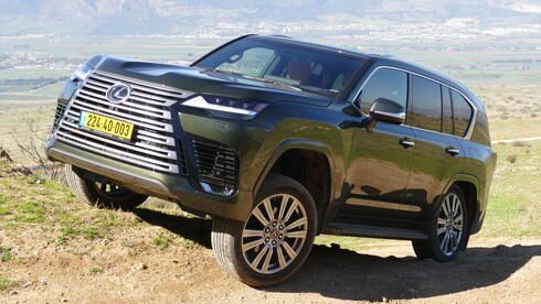 לקסוס LX600 (מבחן ראשון) – לימוזינה, גם בשטח