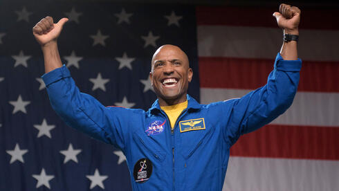 U.S. astronaut celebrates Space Week in Israel