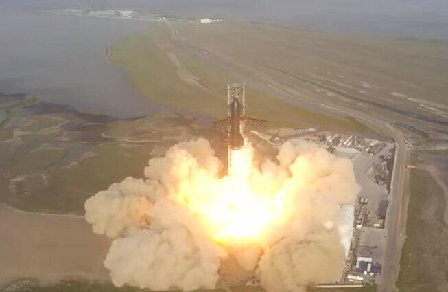 ספינת החלל הענקית של SpaceX התפוצצה ארבע דקות אחרי השיגור