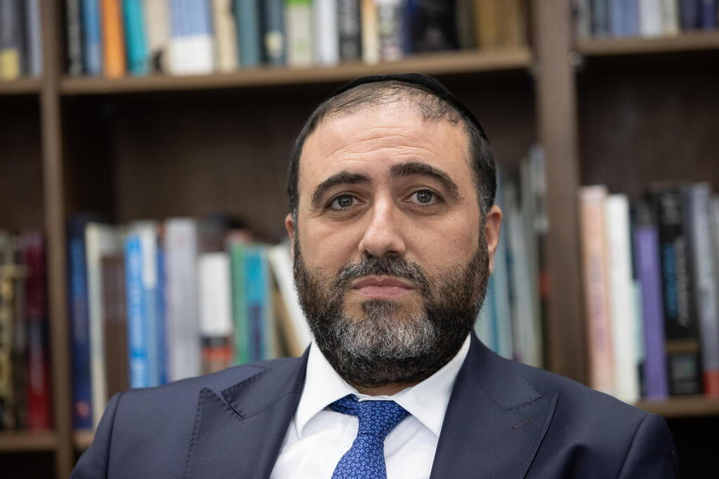 An extra hour of sleep: Israel to change clocks despite war