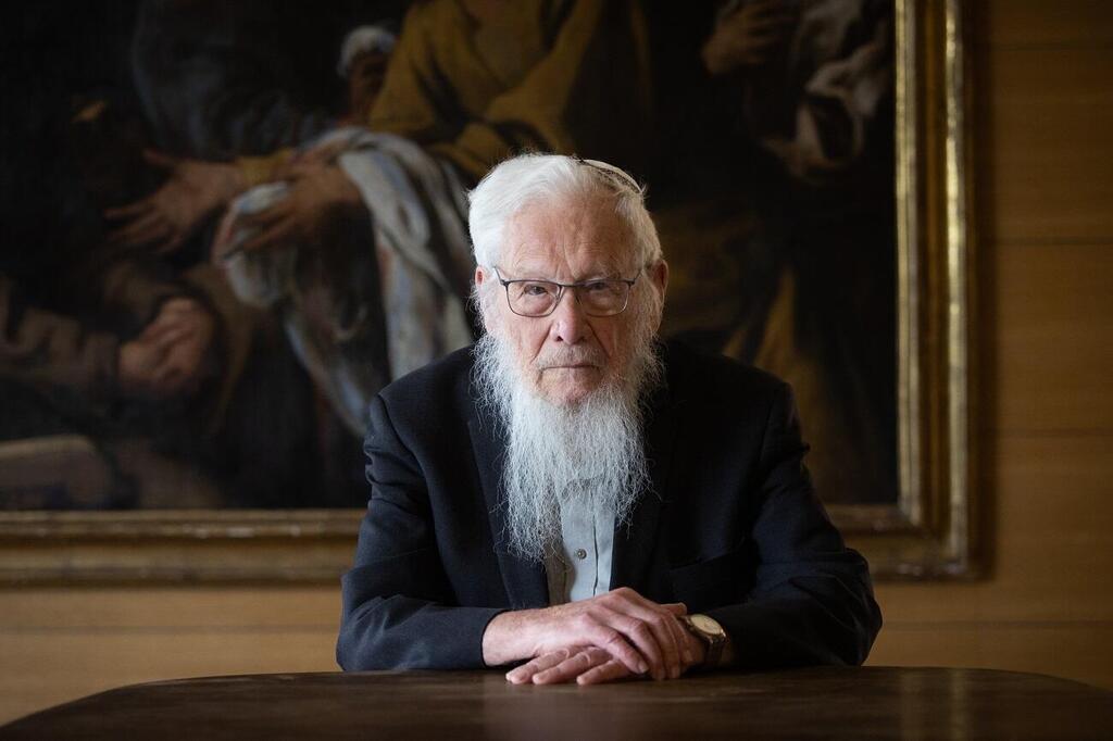 End of democracy or democracy manifest? Two Nobel laureates debate ...