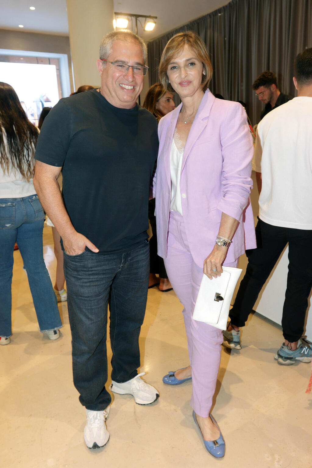 יוצאים לאור: שני פרידן ובן הזוג בהופעה פומבית ראשונה