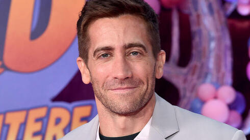 Jake Gyllenhall says he uses partial blindness to be a better actor