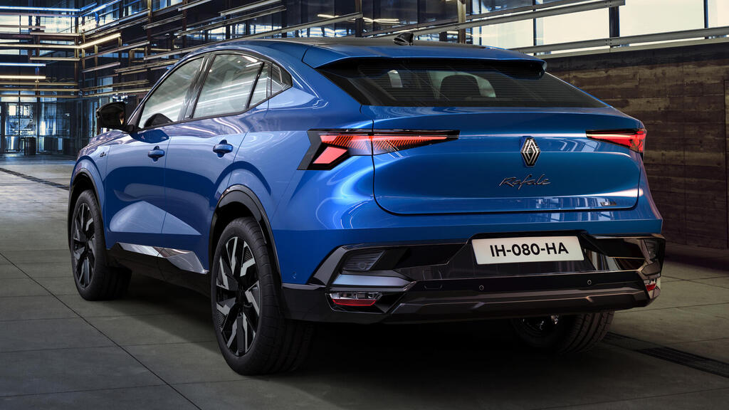 Renault unveils new Rafale model