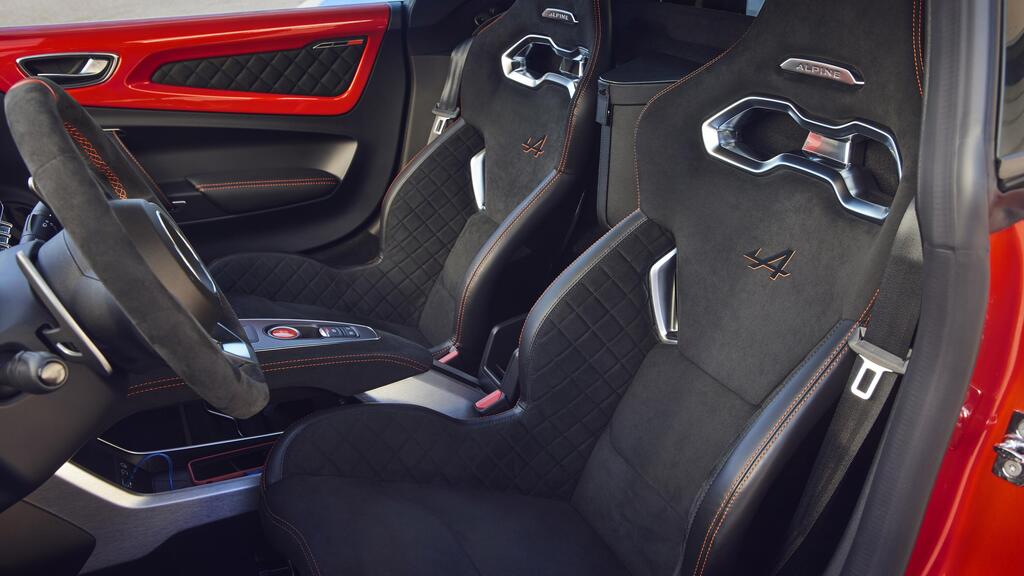 אלפין A110S (נהיגה ראשונה) - אקזוטיקה במשקל נוצה