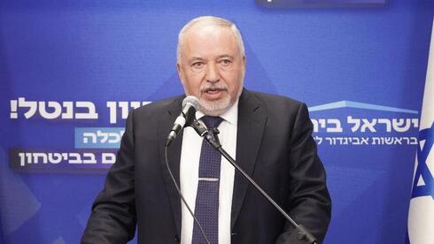 ליברמן עונה ללוין ב-ynet Live: "בג"ץ חייב לפסול את החוק"