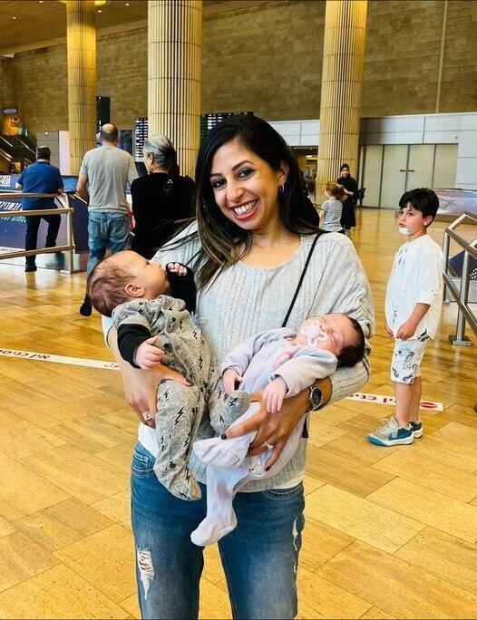 Israeli woman gives birth days after her surrogate