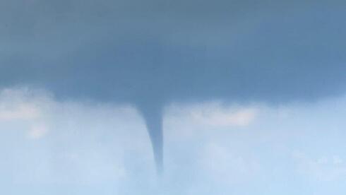 Weird weather: Torrential rain in Haifa in August