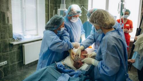 Surgical instrument found in abdomen of New Zealand woman