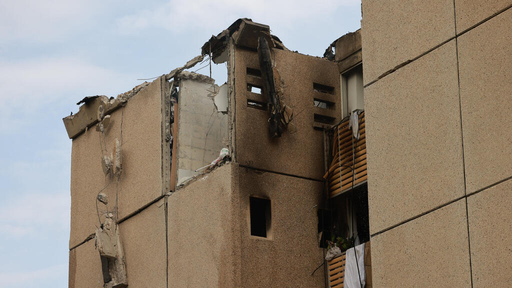 Tel Aviv residential block sustains direct hit from Gaza rocket