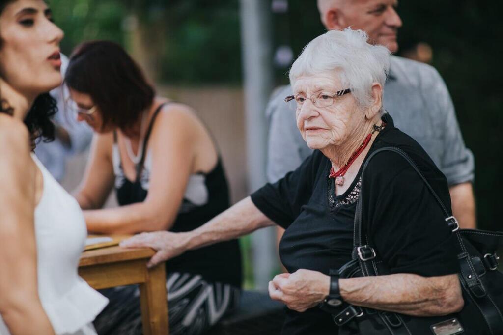 'It's hard to imagine her lying there and getting up, it's impossible ...