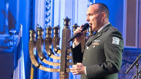 מהלוויות ל"חתונות מלחמה" וקונצרטים: הטלטלה של החזן הראשי של צה"ל