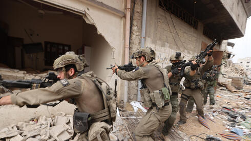 Watch IDF special ops encounter, kill terrorist, destroy tunnel shaft