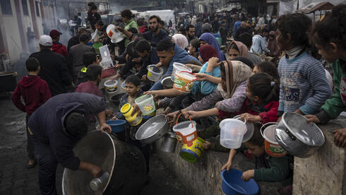 Palestinian 'Gazans are being starved' campaign gains traction online