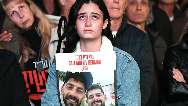 Israelis mark 100 since war, hostages taken