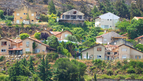 'We have no other country and I have no other home,' Metula mayor says