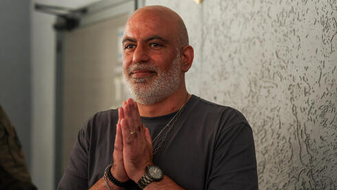 Watch: For 1st time since rescue from Gaza, Shlomi Ziv returns to his home