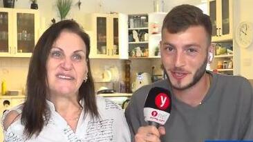 "אנשים חושבים שהוא משתמש באם הנכה שלו, אבל אני מאושרת להיות חלק מזה"