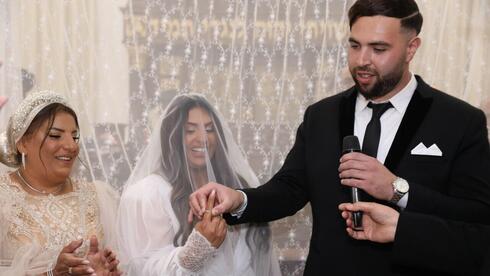 Israeli couple holds wedding kilometers from Lebanon border