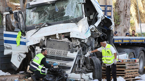 Dozens hurt in suspected terror attack near Glilot military base