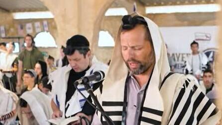 Israeli worshipers gather in Shiloh to pray for a strong America