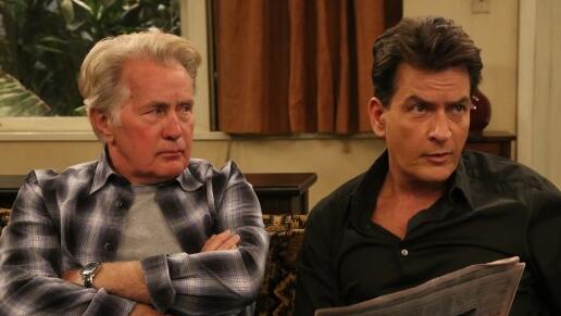 צ'ארלי שין מספר שאביו, מרטין שין, הסגיר אותו למשטרה: "הבגידה הגדולה ...