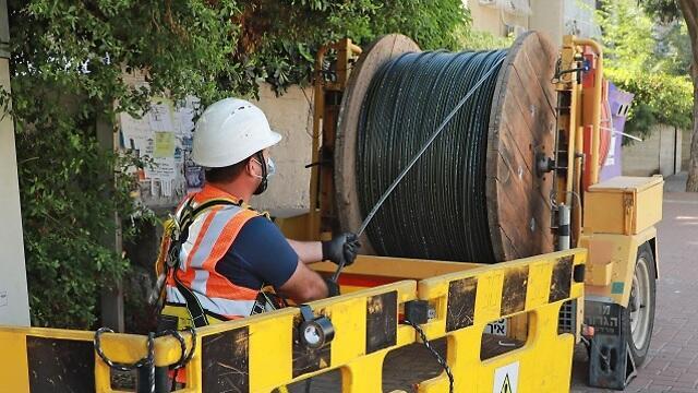 Israel to phase out copper networks as fiber-optic transition gains ...