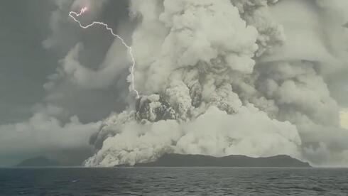 Tonga volcanic eruption triggers most intense electrical activity ever ...